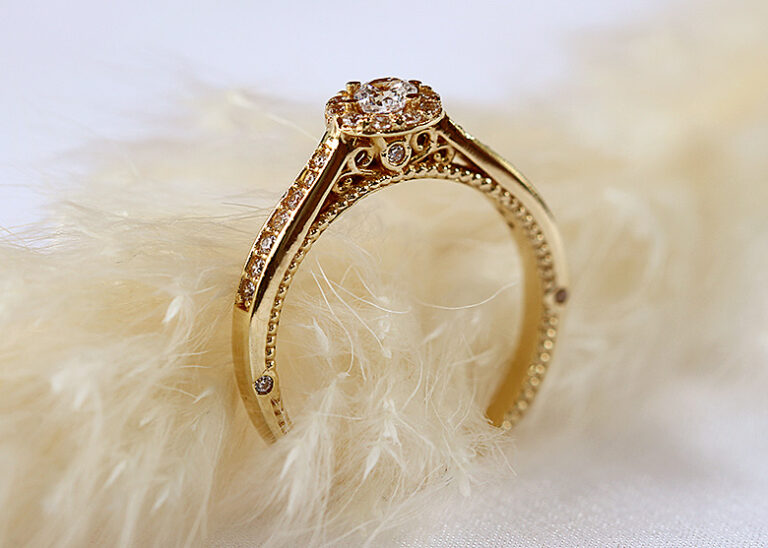 Saiba qual a diferença entre diamante e zircônia. – Blog | Retran Joias